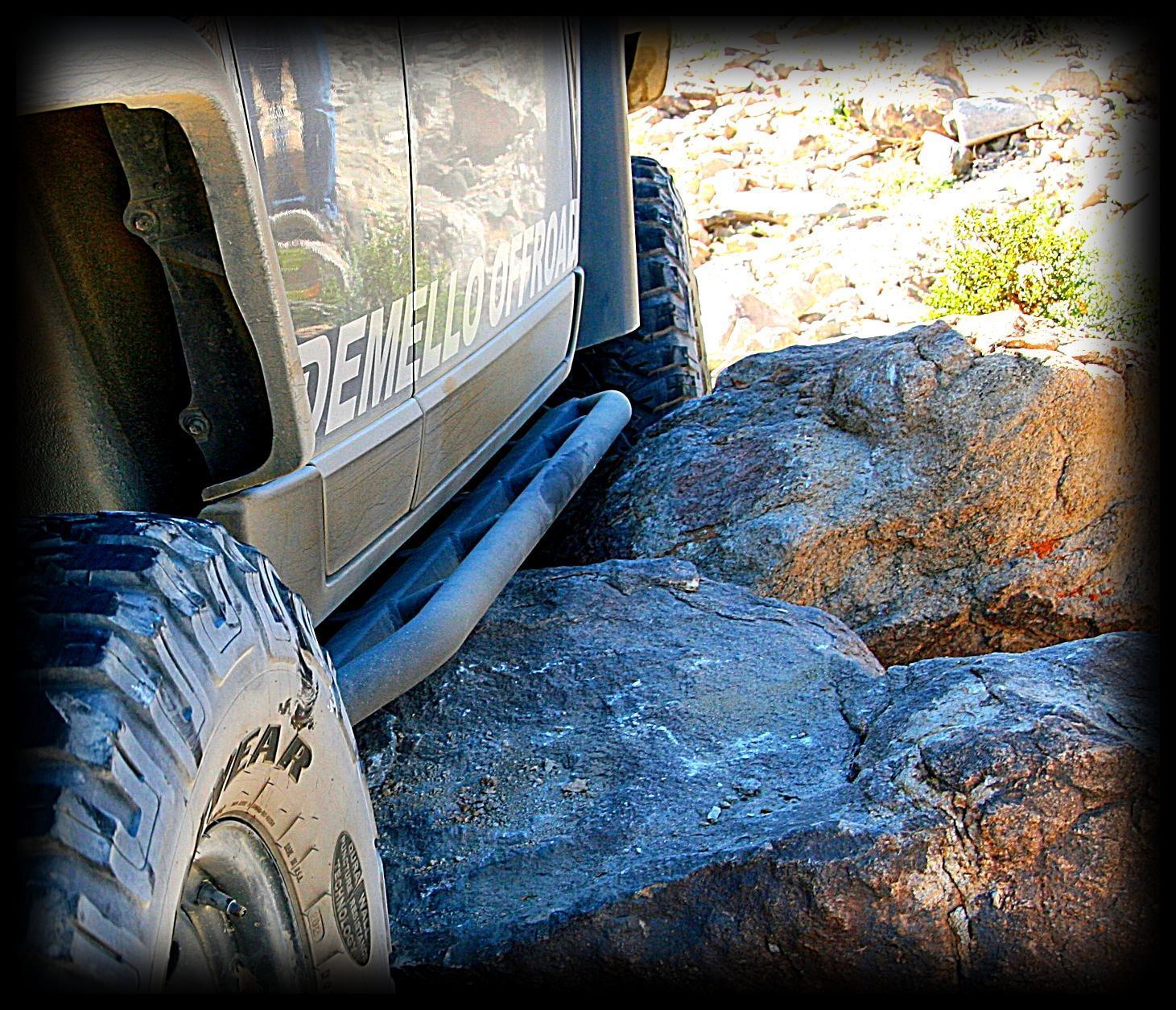 DEMELLO OFF-ROAD FJC HYBRID SLIDERS - Demello Offroad